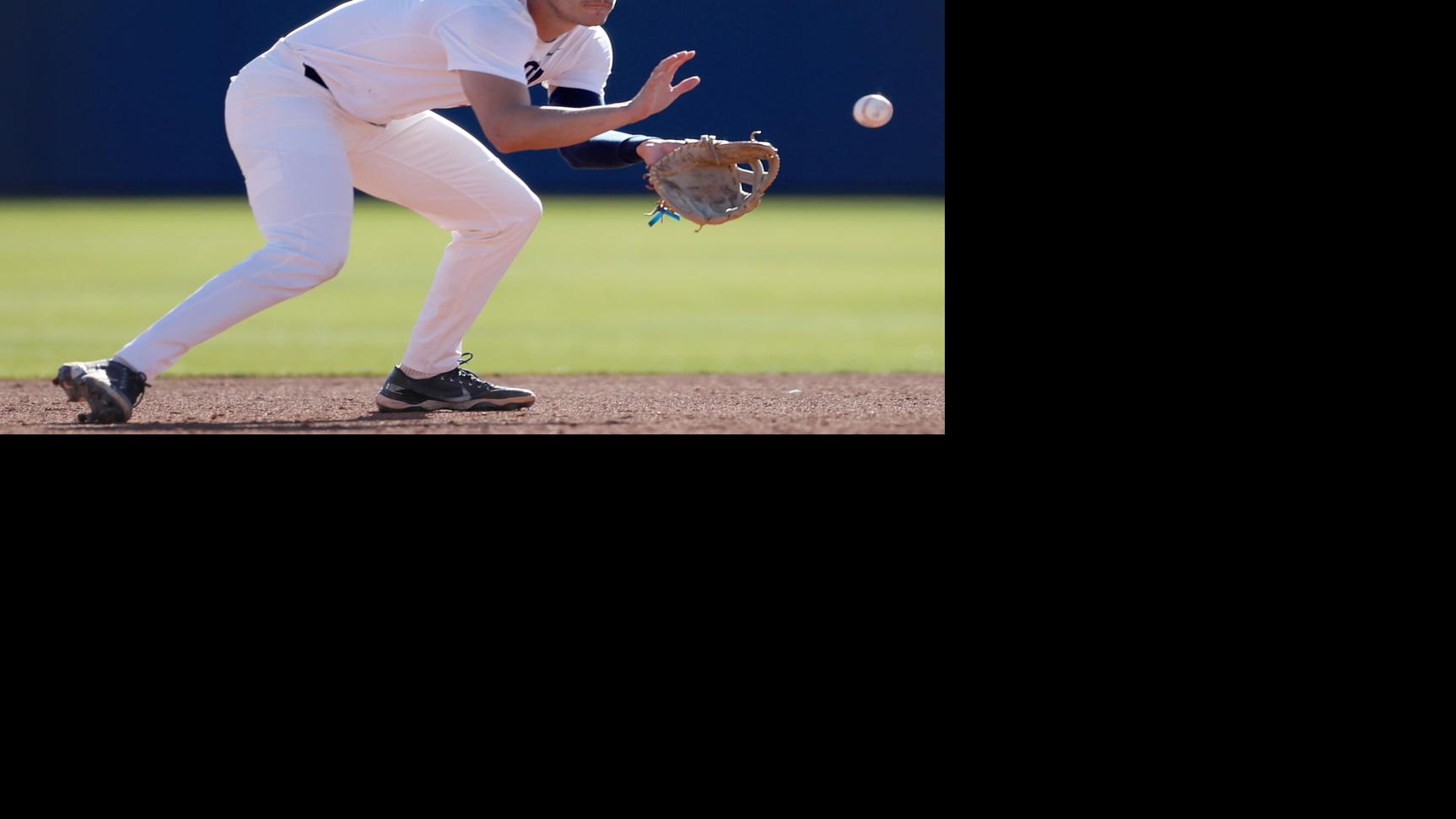 Arizona baseball team's offense explodes late to salvage series finale ...