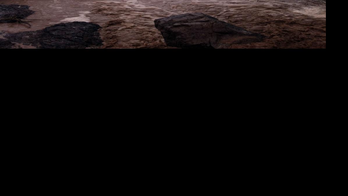 Woman swept away in Oracle Junction wash dies