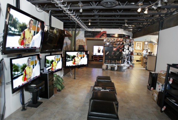 Pioneer TV store Roh's will close