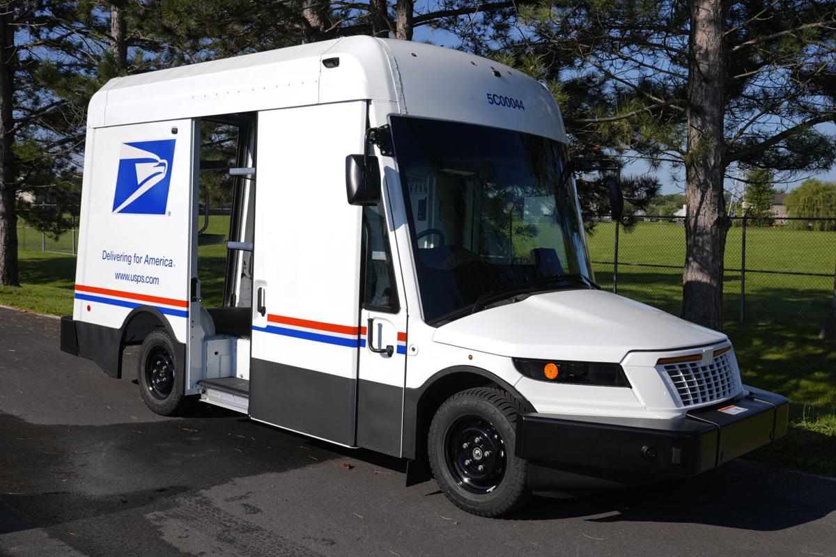 New electric USPS vehicles get rave reviews from carriers