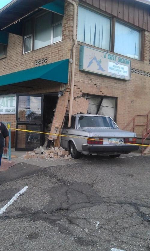 Car crashes into eastside café