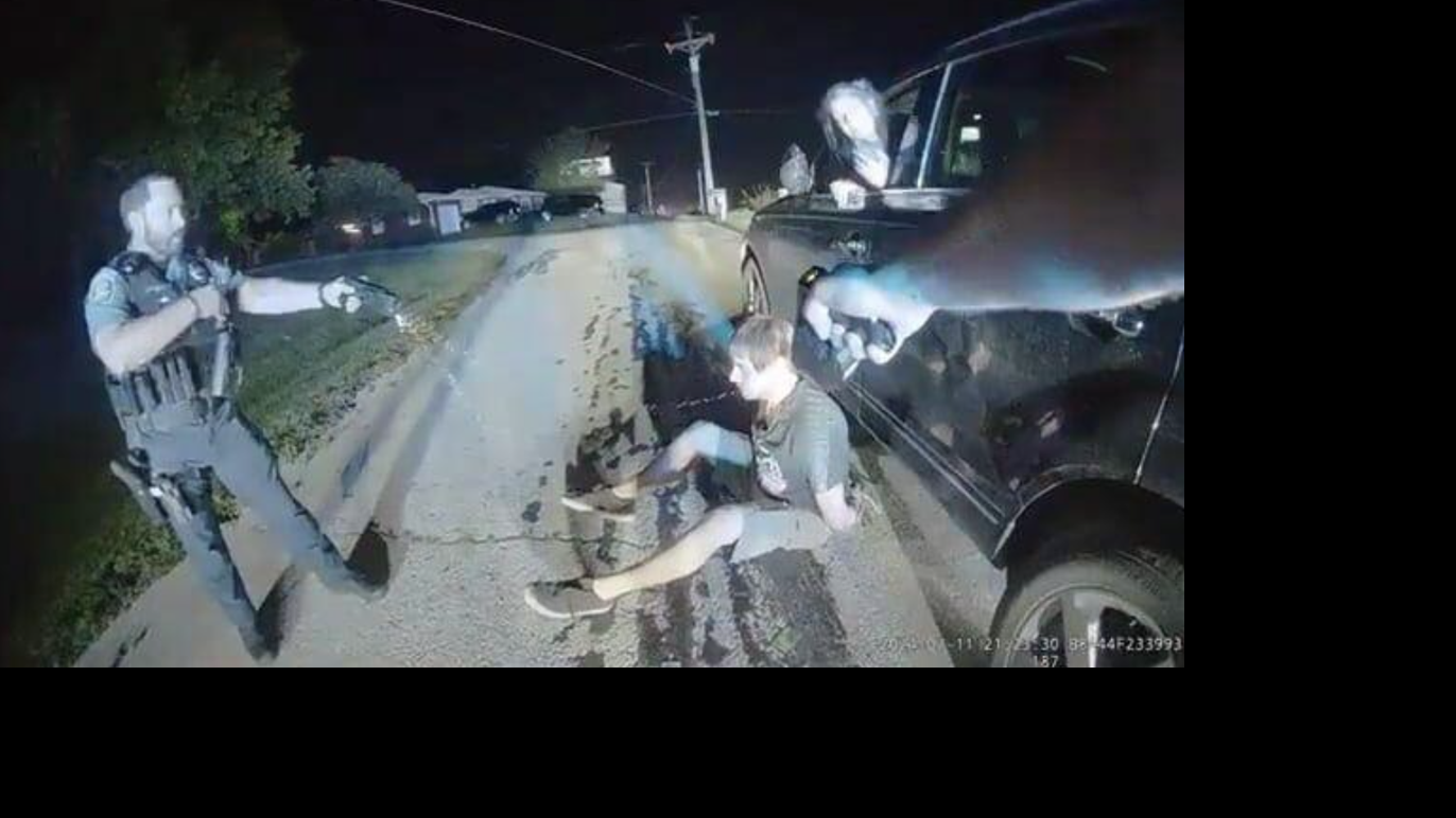 Videos show Missouri police clash with 'sovereign citizens'