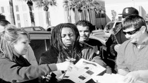 Rap artist Lil Wayne arrested on felony drug charges