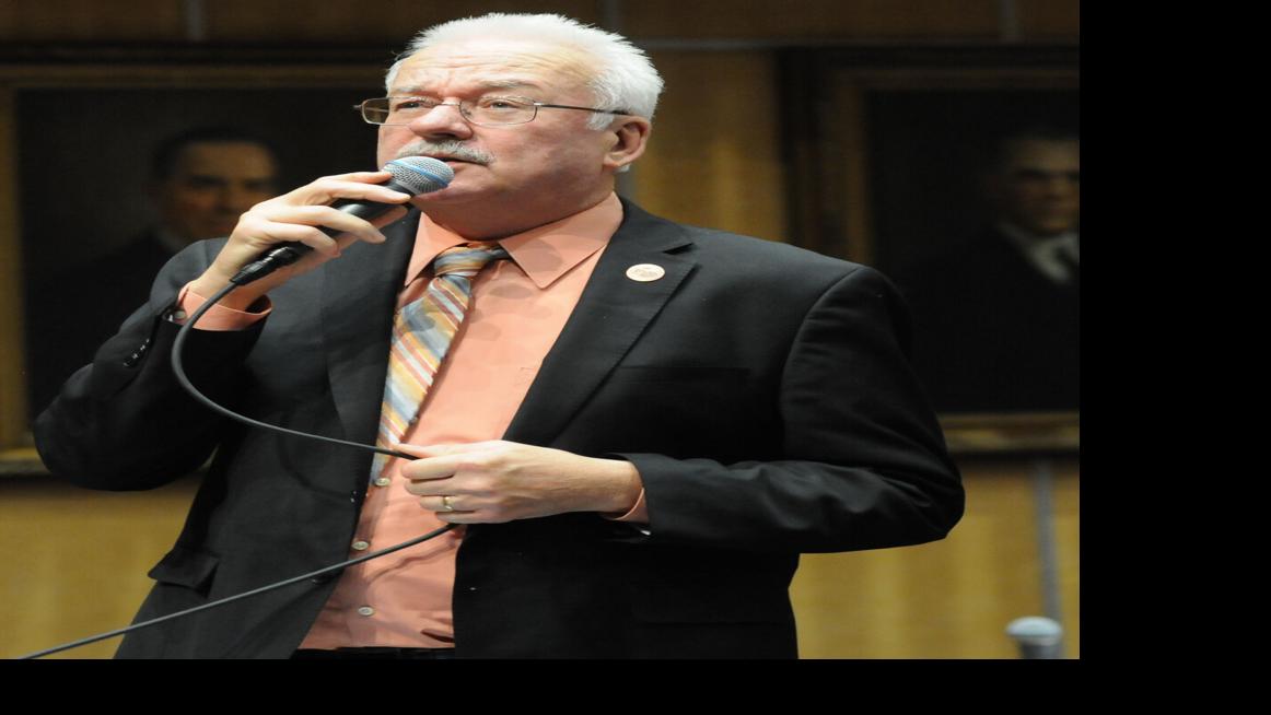 Lawmaker blocks U of A borrowing amid flap over picture | Subscriber ...