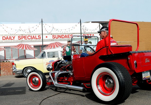 Classic-car show goes the extra mile | Janelle-montenegro | tucson.com