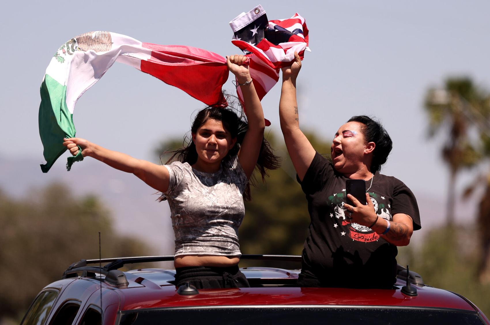 Thousands gather in Tucson 'No Kings' protest