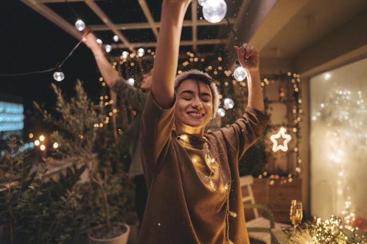 How to Throw an Outdoor Winter Party In Comfort and Style
