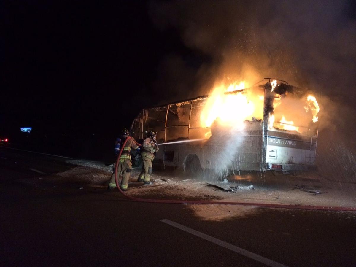 2 escape injury from burning RV on I-10 near Marana