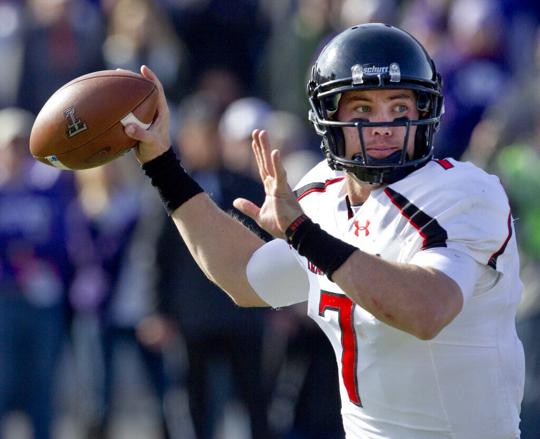 Arizona hires 'innovative offensive mind' Seth Doege as OC