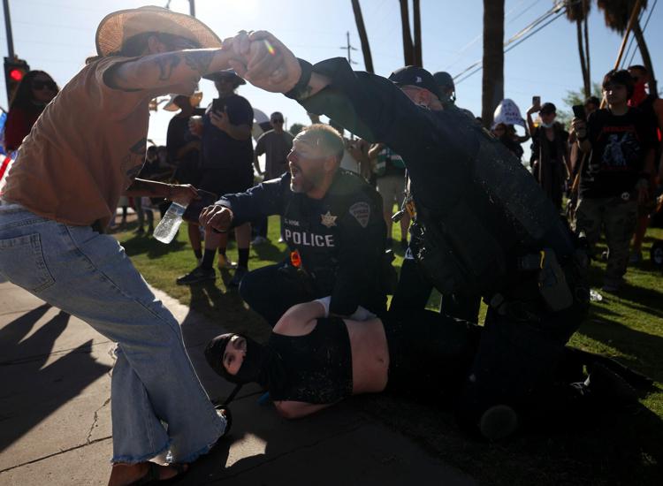 Thousands gather in Tucson 'No Kings' protest