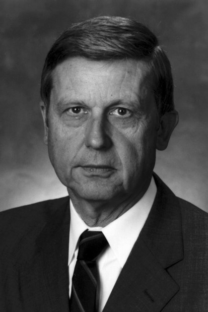 Henry Ruth, who had key prosecutor's role in Watergate, dies here