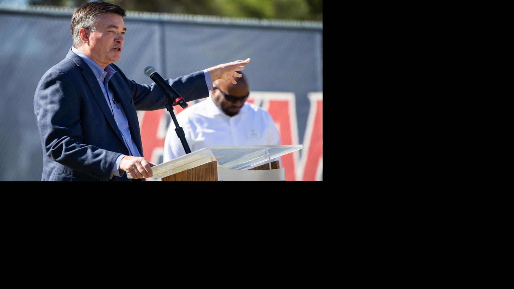 'Voice of the Wildcats' Brian Jeffries finds new ways to call UA games ...