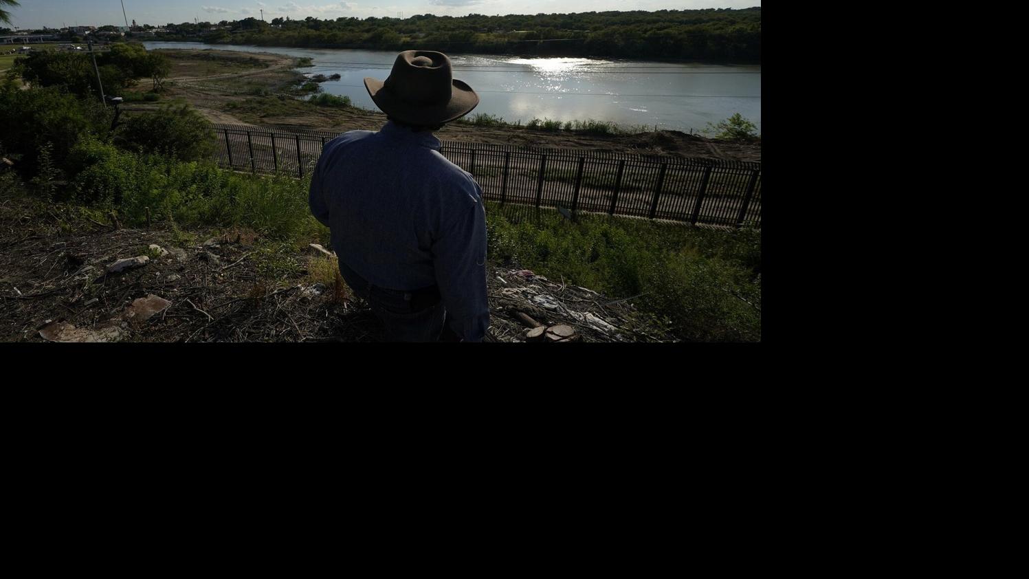 Texas using disaster declarations to install buoys and razor wire on ...