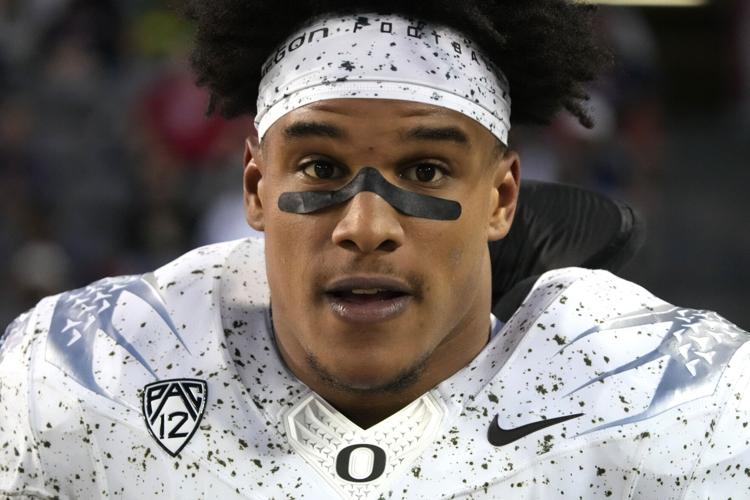 Arizona adds Oregon transfer Justin Flowe, former Georgia DL Bill Norton Arizona adds Oregon transfer Justin Flowe, former Georgia DL Bill Norton