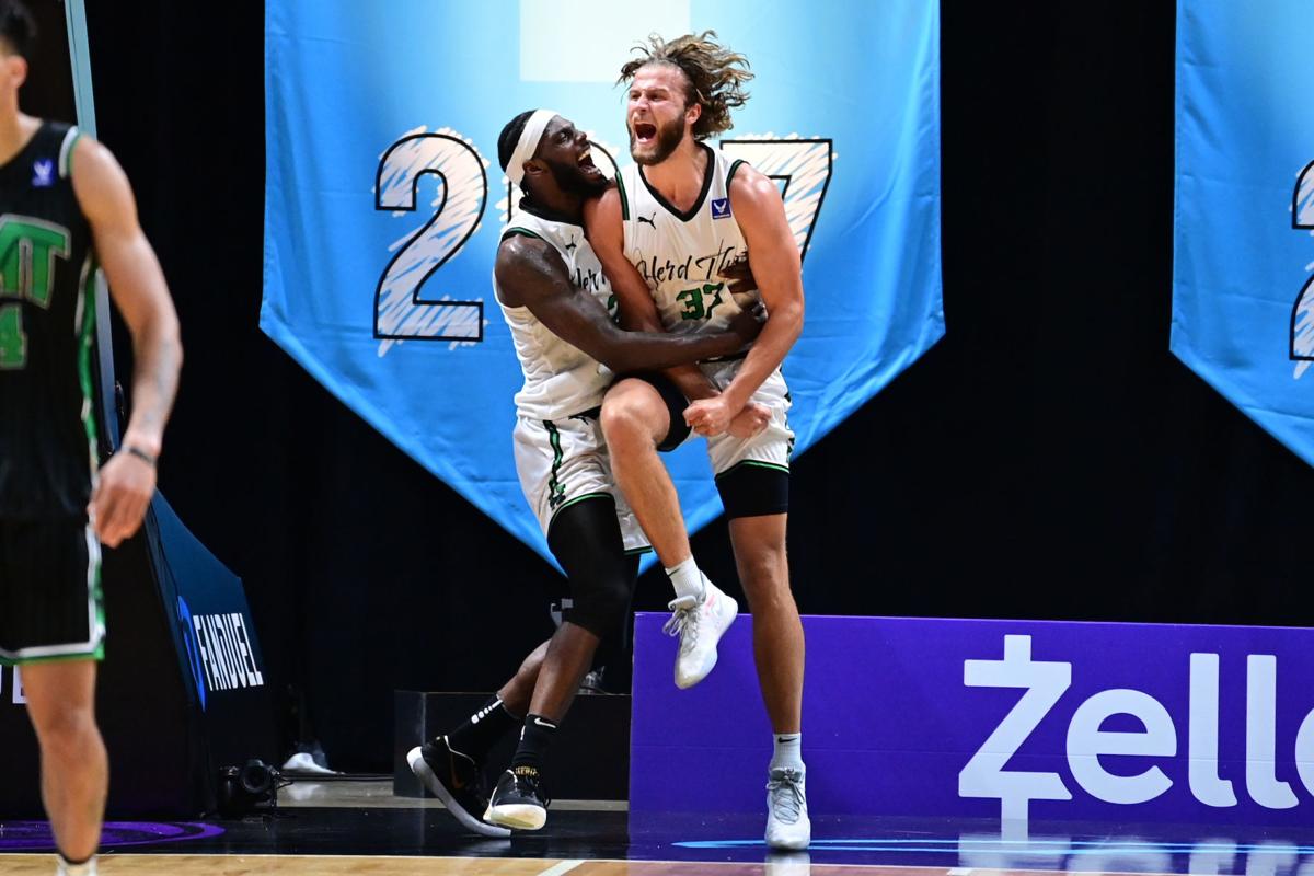 Former Wildcat forward Ryan Luther hits layup to cap Herd That's ...