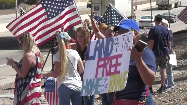 Watch now: Freedom Convoy supporters line up along I-10 in Tucson ...