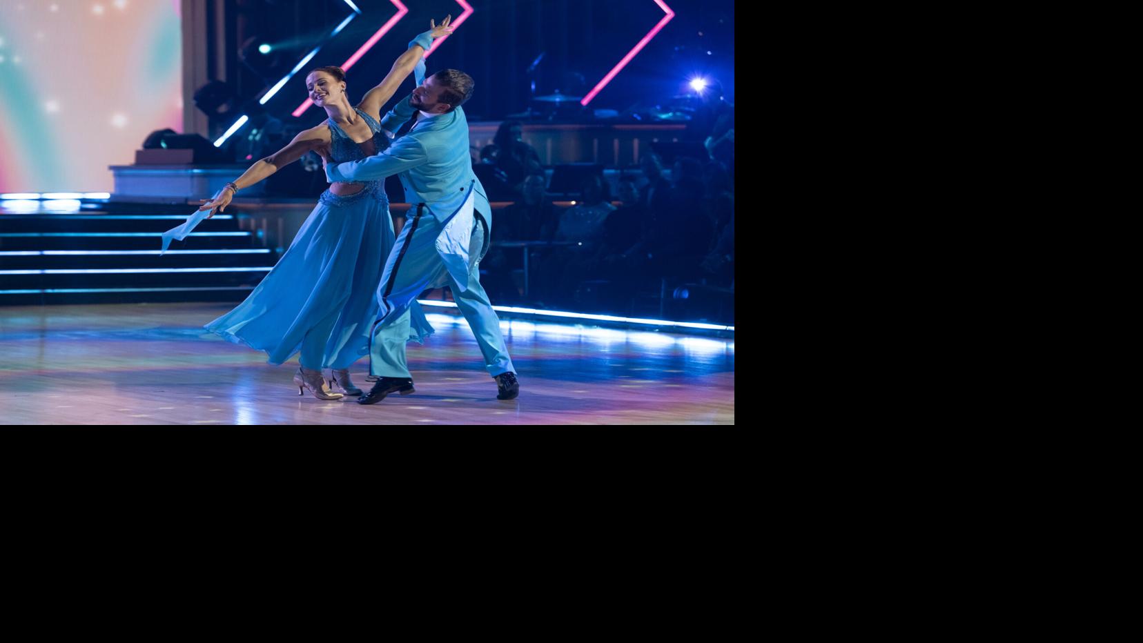 'DWTS' recap: Leavitt out, finale stage set, Zac Efron