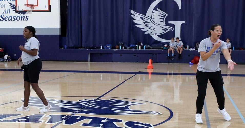 Former UA stars Wheeler, Willis give back to Tucson youth