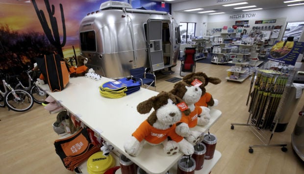 Tucson's Lazydays opens Airstream store