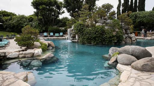 Sold! New Playboy Mansion owner closes deal for $100 million ...