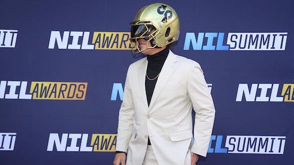 Arizona kicker Cash Peterman rises to social media stardom