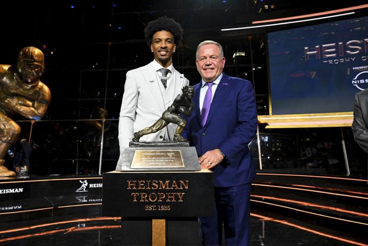 LSU's Jayden Daniels wins Heisman Trophy | College | tucson.com