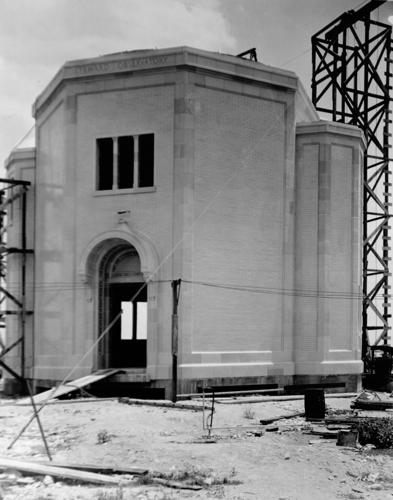 Steward Observatory salutes its Oracle benefactor