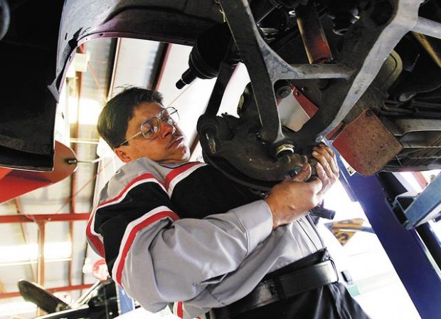 Le da Alex vuelta completa