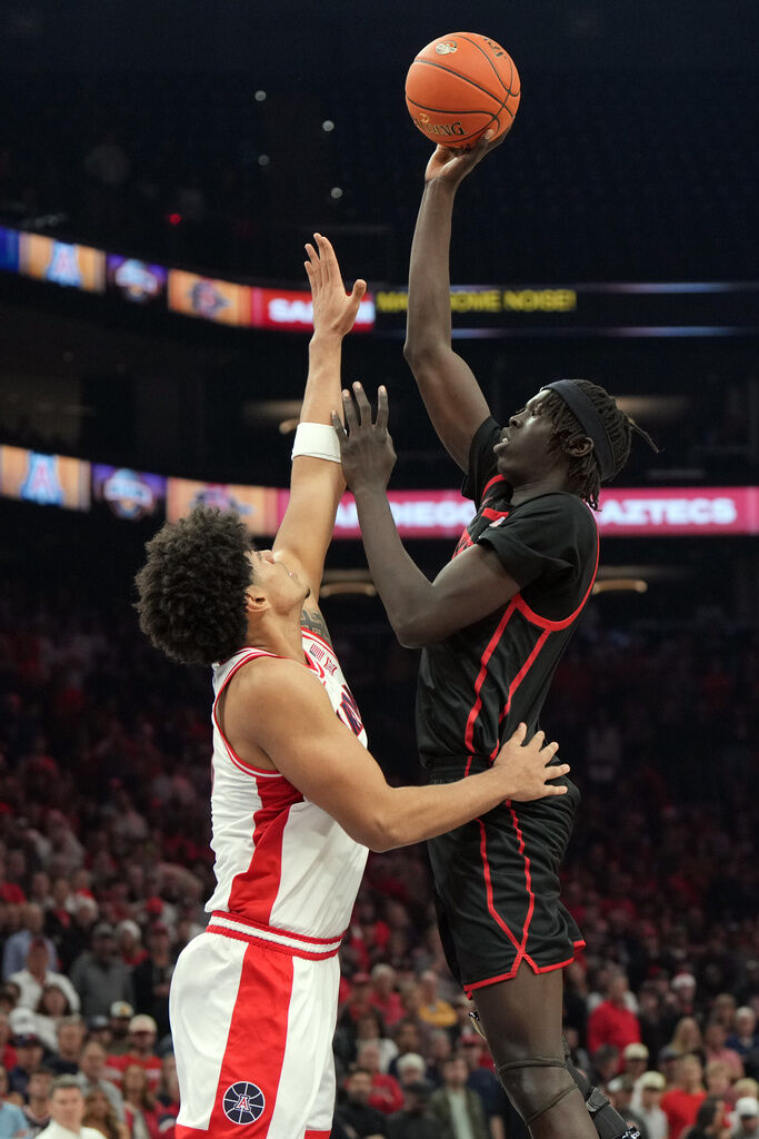 Seen and heard in Phoenix: On Bayless' appearance, Arnold's scholarship ...