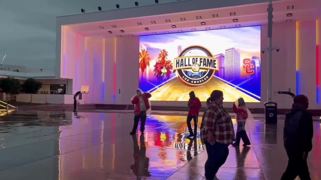 VIDEO: Rain greets early arriving fans at Intuit Dome