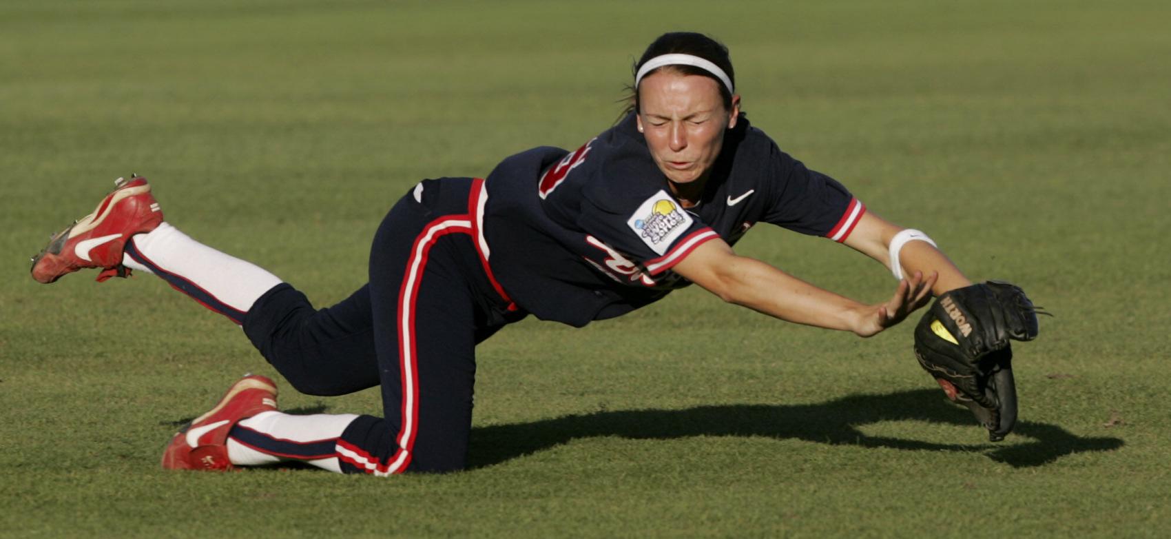 Photos: New Arizona softball coach Caitlin Lowe | Arizonawildcats ...