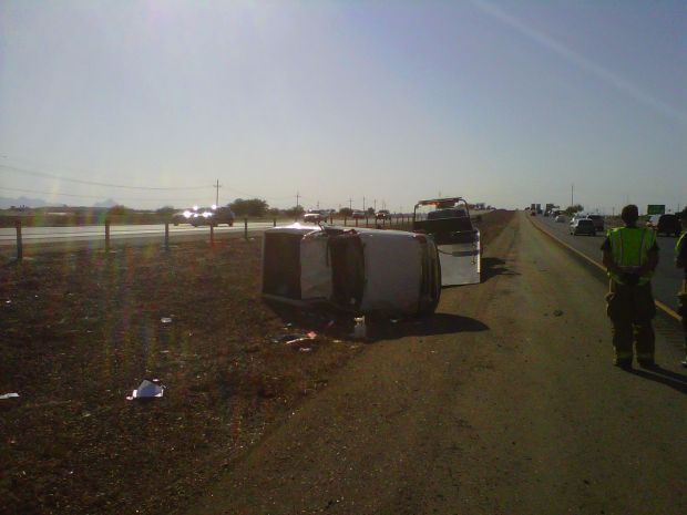 Rollover on Tucson freeway sends 2 to hospital