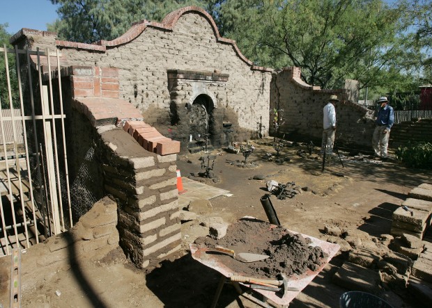 Renuevan santuario de El Tiradito