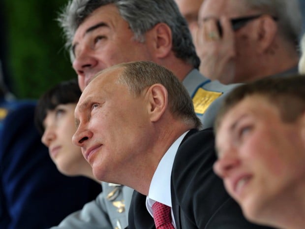 Putin promises new muscle for aging air force