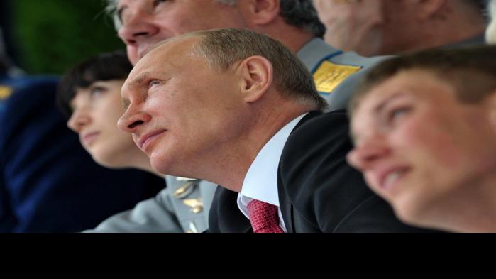 Putin promises new muscle for aging air force