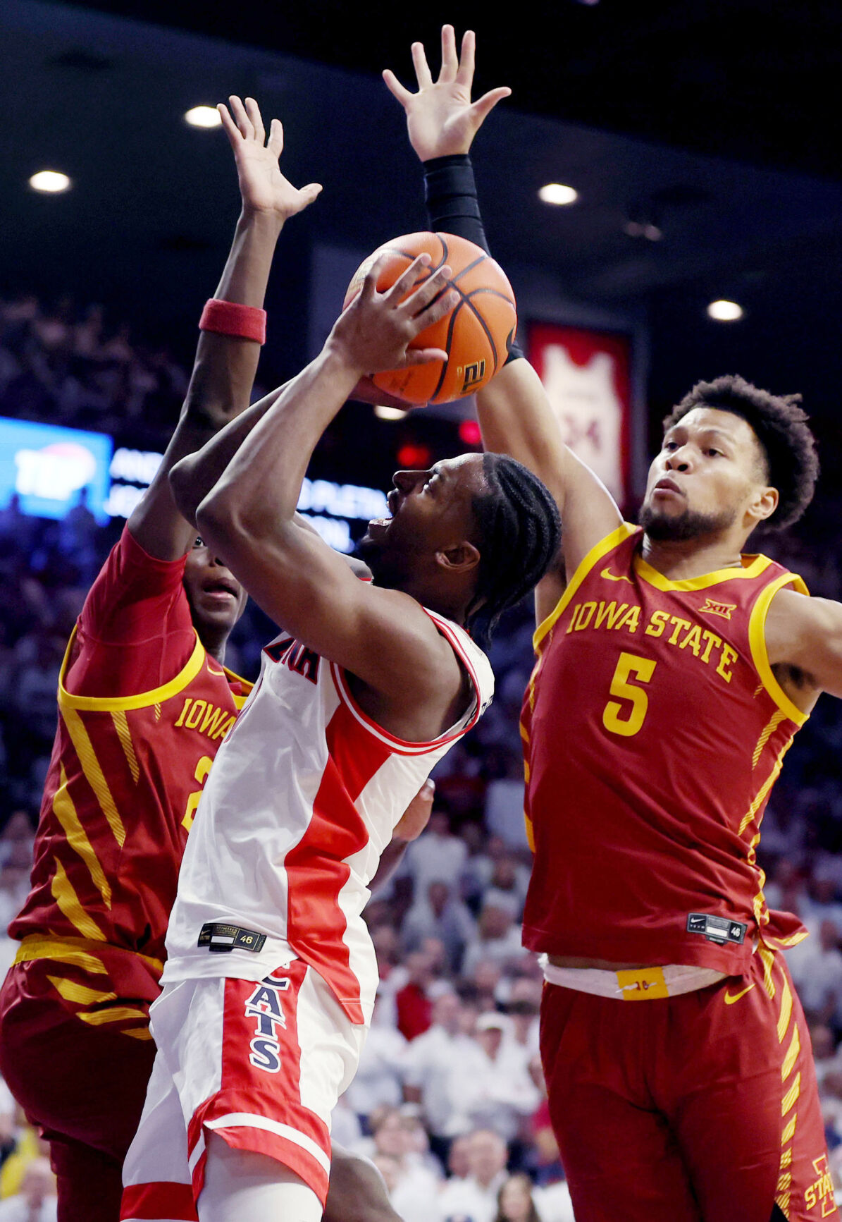 Photos: Arizona wins Big 12-title by defeating Iowa State, 73-57 in Tucson