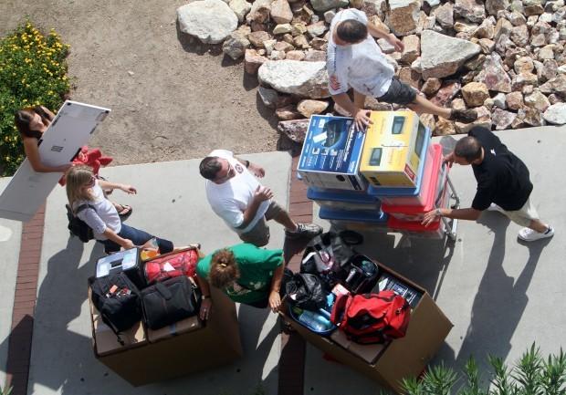 UA dorm move-in day