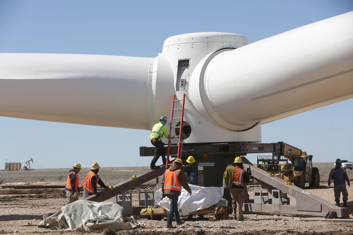 Tucson Electric Power nears completion of huge wind farm in New Mexico