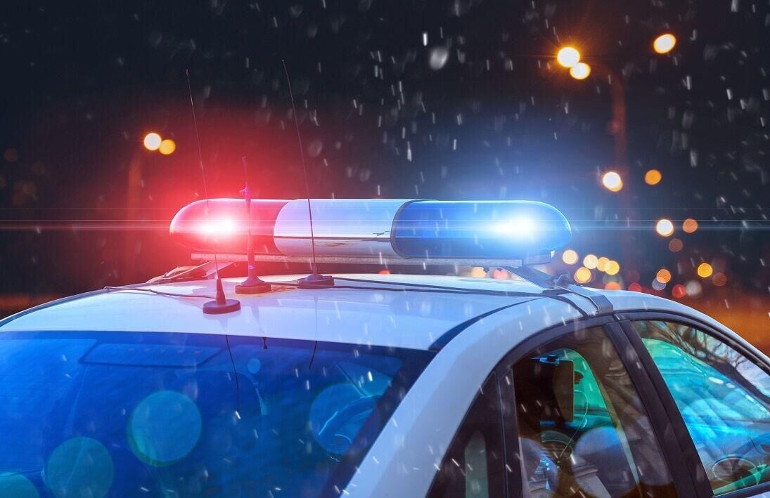 Report: Arizona trooper shot driver while 'hanging' from SUV