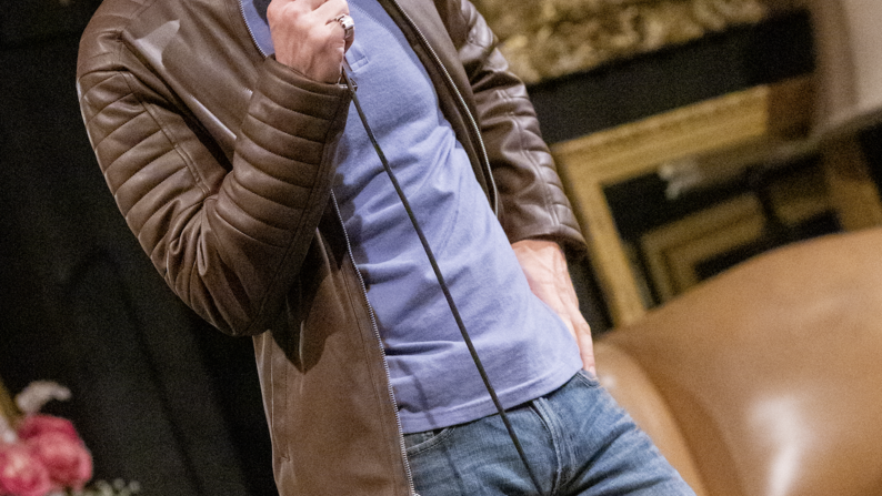 Smiley_stand_up_pic_Reno.png