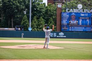 Arizona's Pluta named top relief pitcher in the country