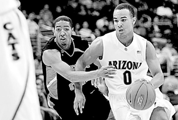 Bayless has familiar faces in his corner