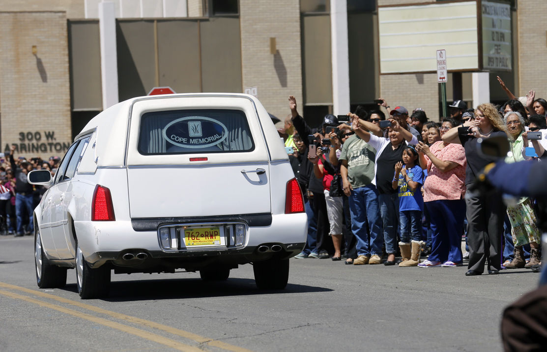 Photos: A grieving Navajo Nation buries Ashlynne | Arizona and Regional ...