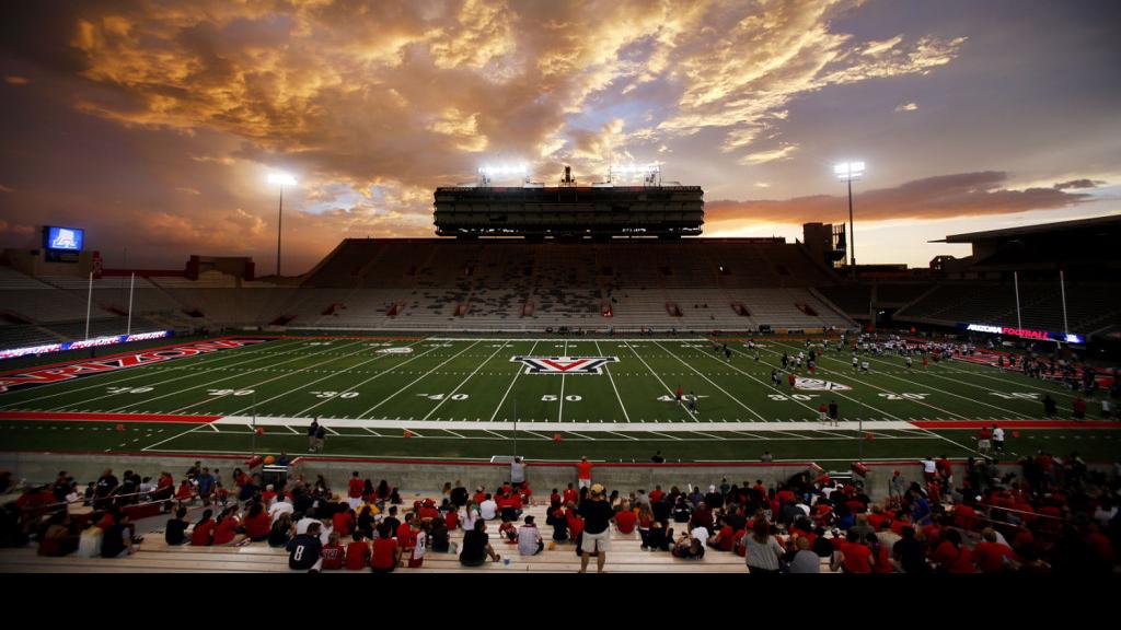 Photos: Arizona Football Meet the Team night