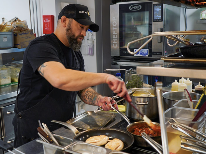 Arizona chef parlays 200-pound weight loss into cooking for world’s ...