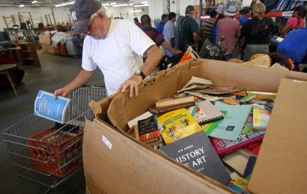 Photo gallery: Goodwill auctions | Business News | tucson.com