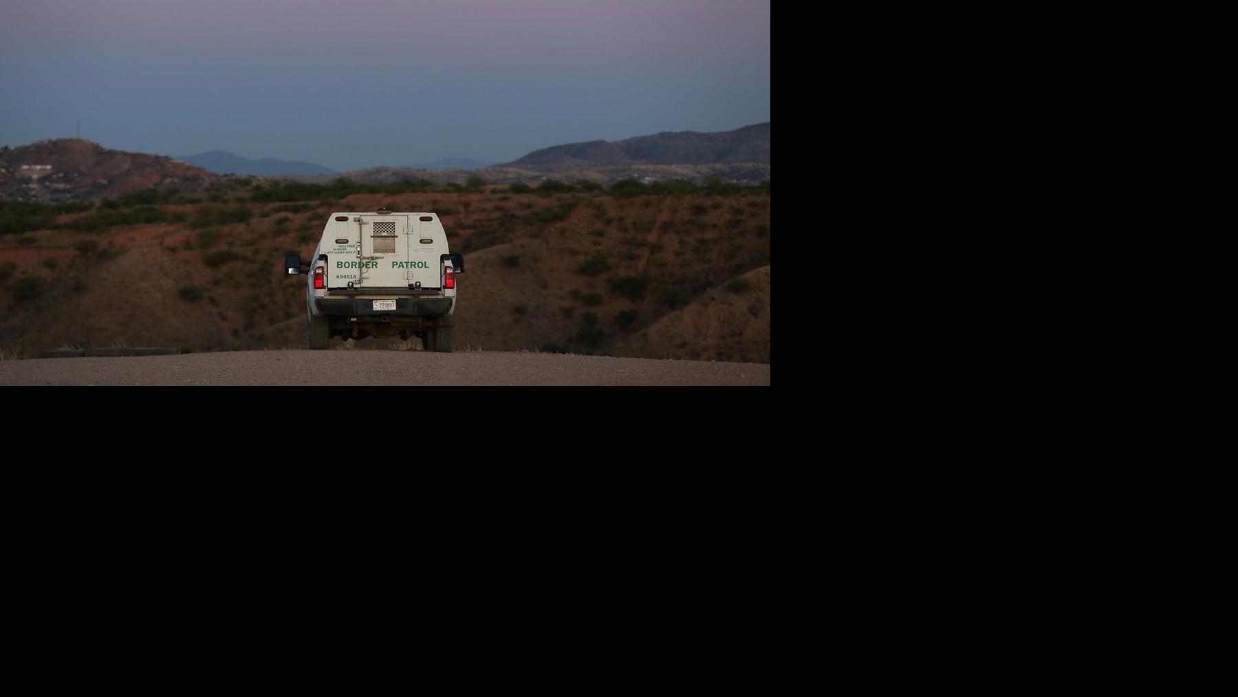 Agent injured in bust of fake 'border patrol' van in Arizona