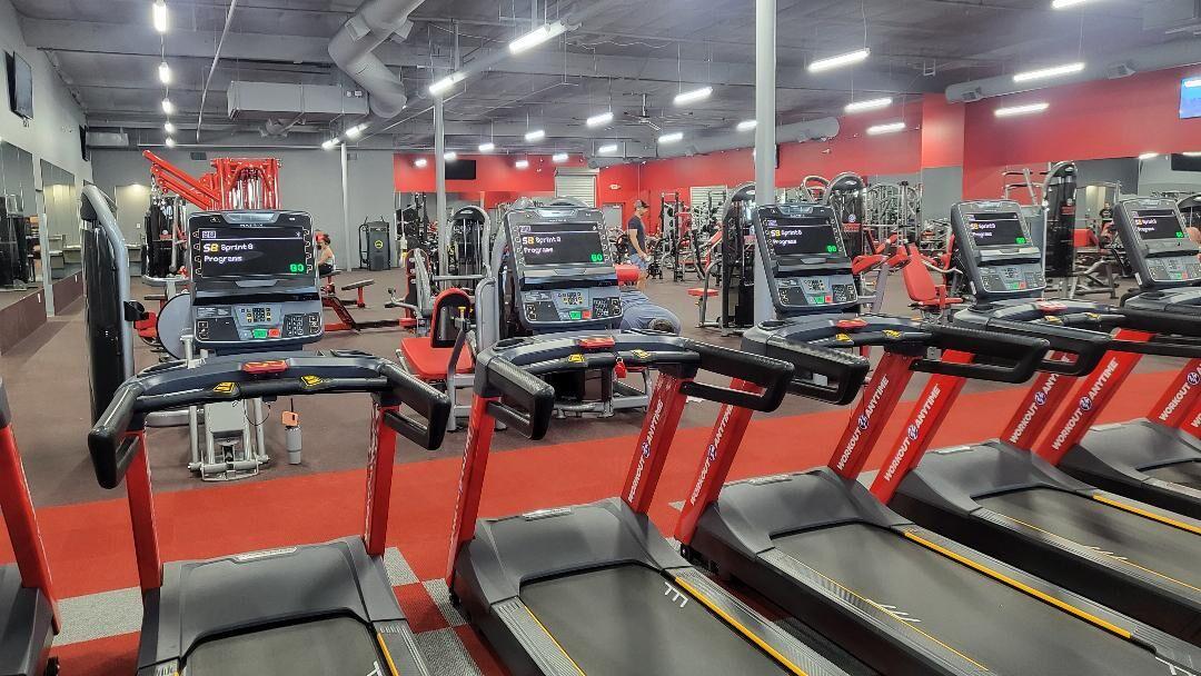 A new gym on Tucson's northeast side is open overnight