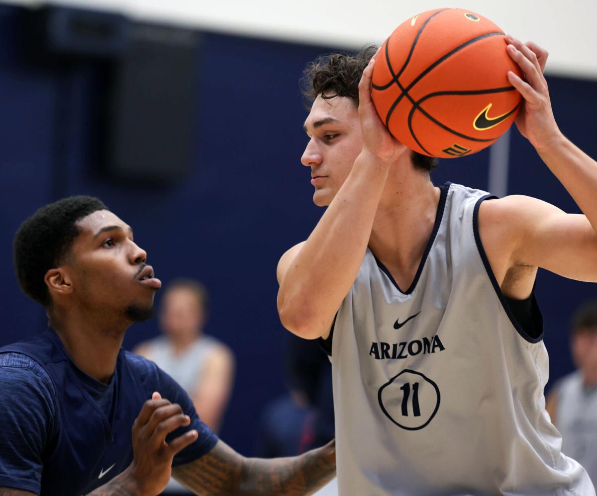 Liam Lloyd content with walk-on role on dad's Arizona roster