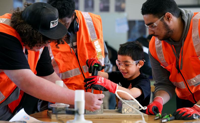Tucson elementary hosts maker faire